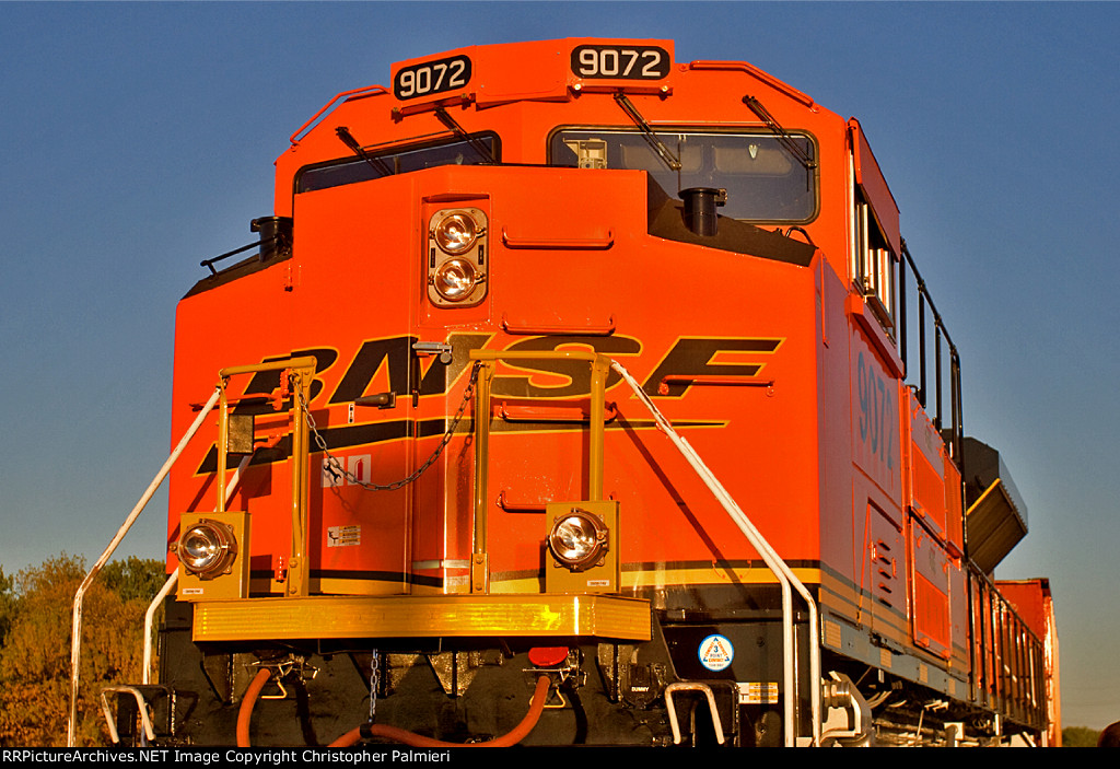 BNSF 9072